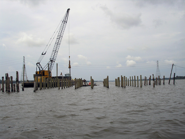 Marine pile driving | Piling contractor | Hodges & Hodges